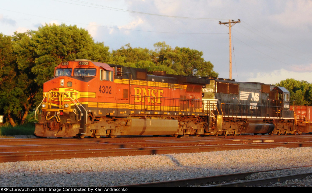 BNSF 4302
